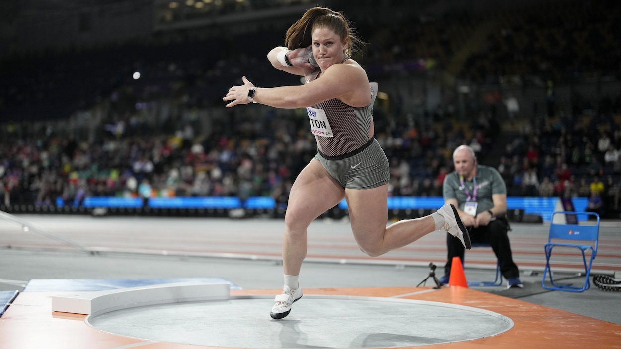 Sarah Mitton se qualifie pour la finale du lancer du poids | Radio-Canada