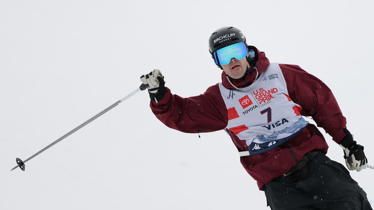 Ski acrobatique : Andrew Longino 3e en demi-lune | Radio-Canada