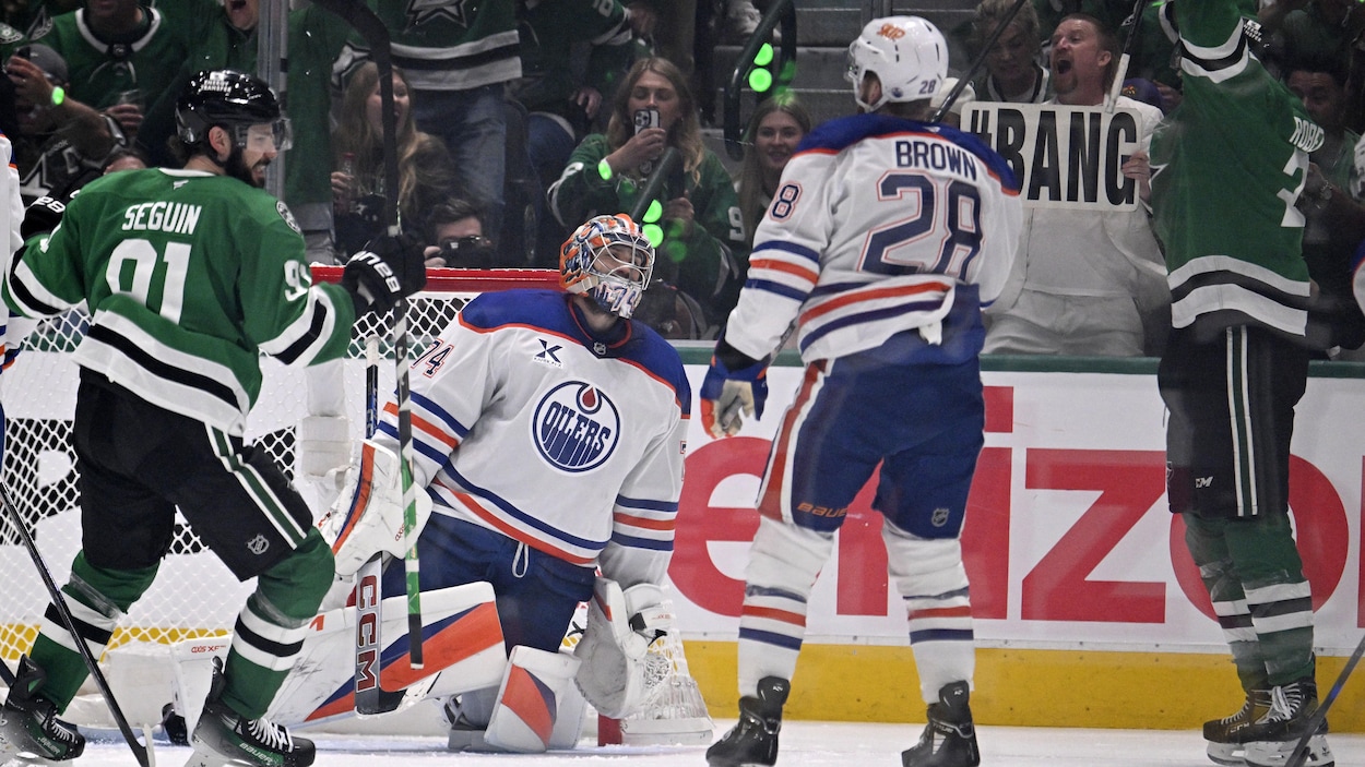 Les Oilers s’écroulent en troisième période face aux Stars | Radio-Canada