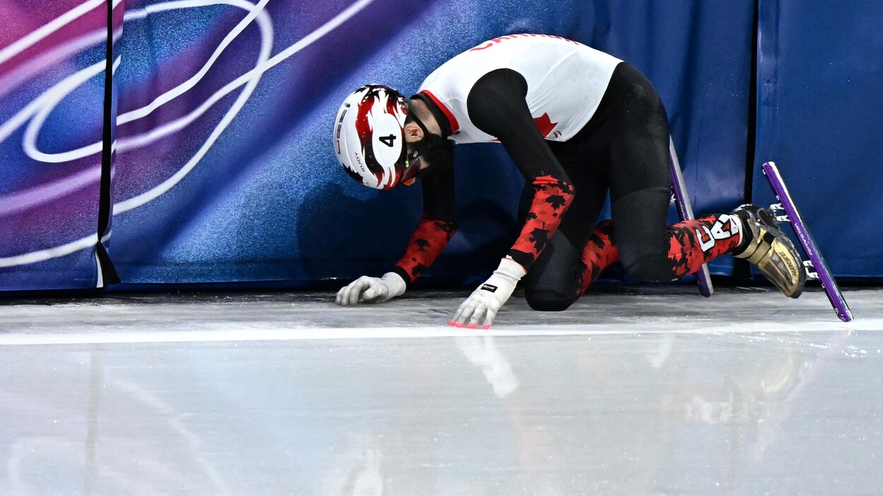 Steven Dubois en a trop demandé à la glace de Milan | Radio-Canada