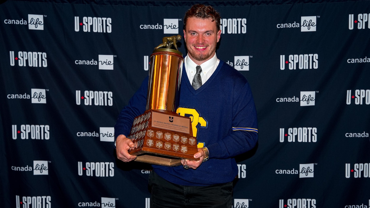 Theo Benedet, aux portes de la NFL | Radio-Canada