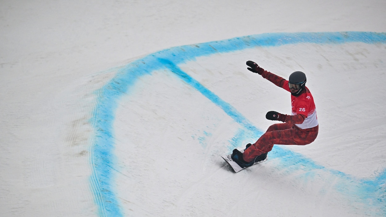 Tyler Turner survole les qualifications en snowboard cross - Jeux ...