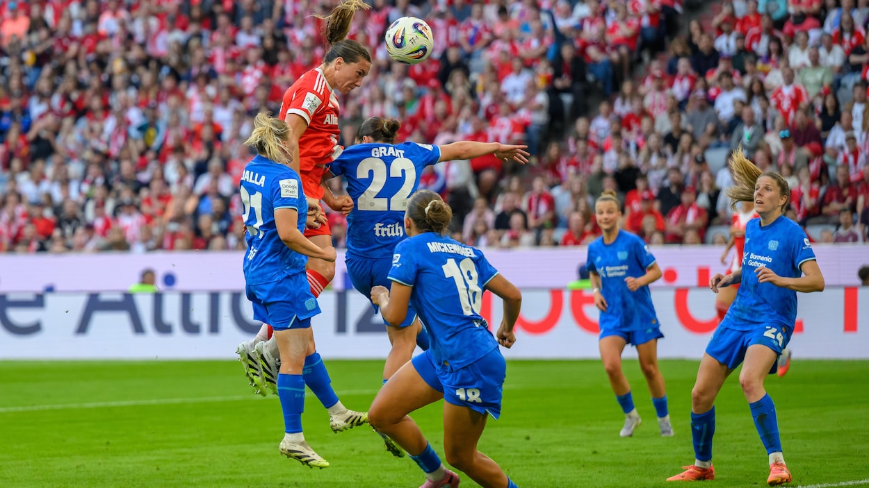 Vanessa Gilles scores on Bayern Munich debut in front of record crowd | News Minimalist