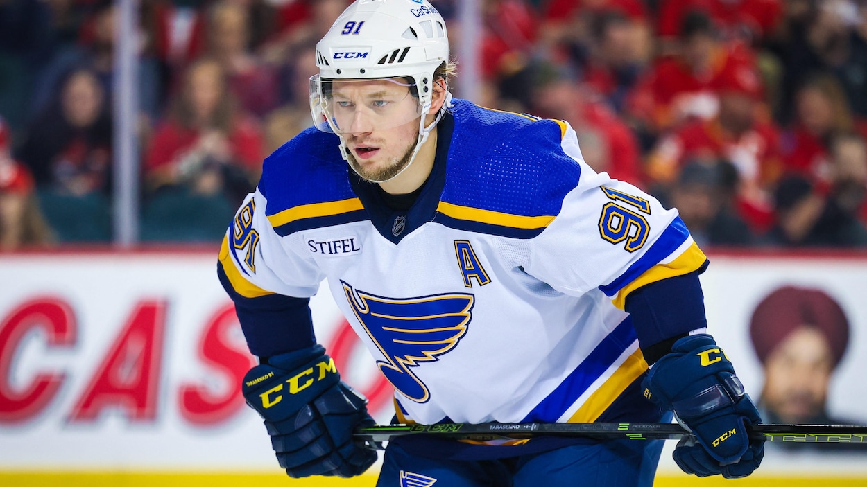 Les Blues envoient Vladimir Tarasenko à New York | Radio-Canada