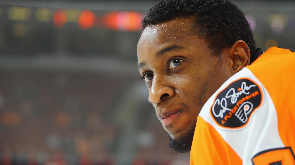 Wayne Simmonds tire sa révérence | Radio-Canada