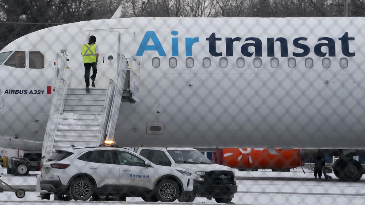 La Caisse et le Fonds FTQ se rangent derrière Transat, contre Péladeau ...