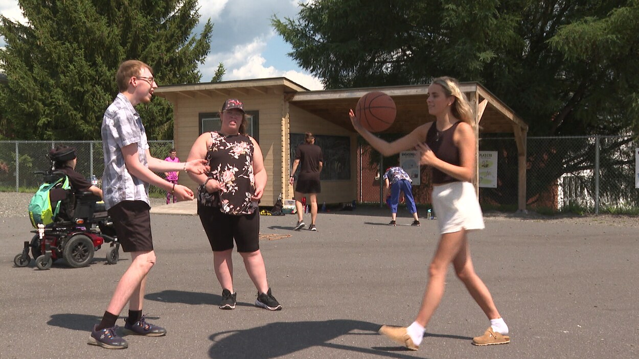 Des activités estivales inclusives à l’association Entre-Amis | Radio ...