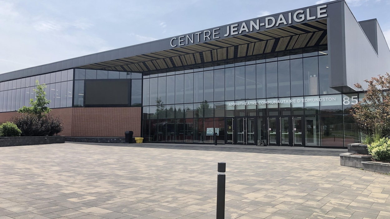 Edmundston accueille un match préparatoire de la LHJMQ entre le Titan ...