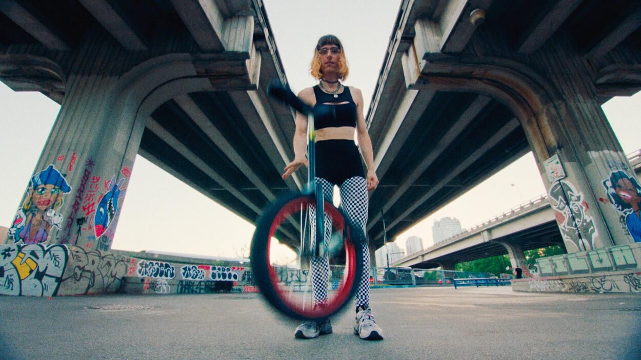 Vivre sa passion pour le monocycle dans un jeu vidéo | Radio-Canada