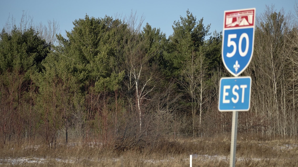 Collision sur l’autoroute 50 : la SQ craint pour la vie de quatre ...