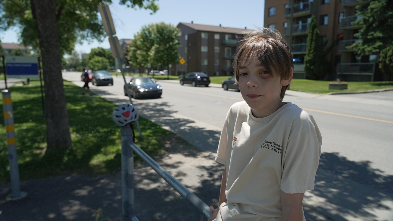 Le casque a « complètement sauvé la vie » de leur fils à vélo | Radio ...