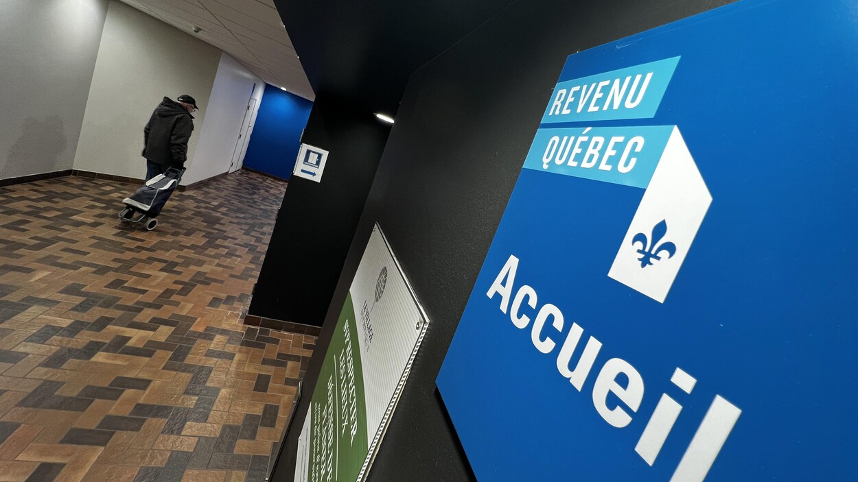 Les professionnels de Revenu Québec en grève les soirs et les fins de ...