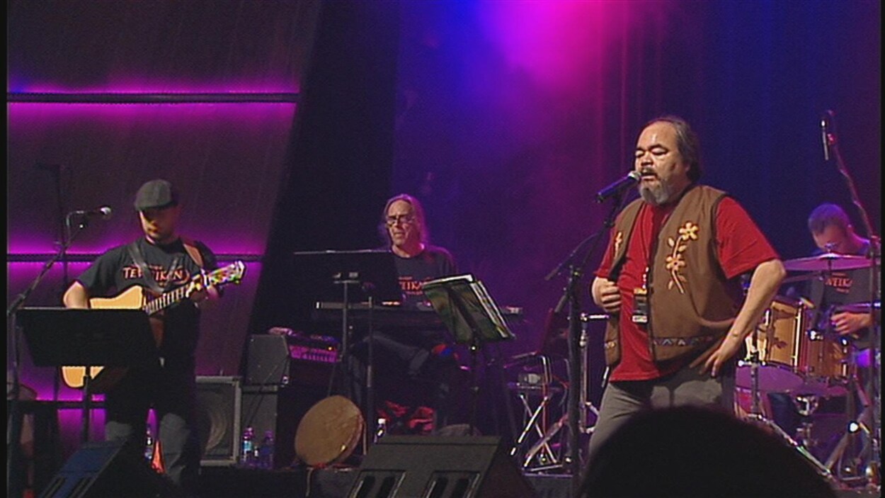 Philippe McKenzie, pionnier de la musique innue, n’est plus | Info | Radio-Canada