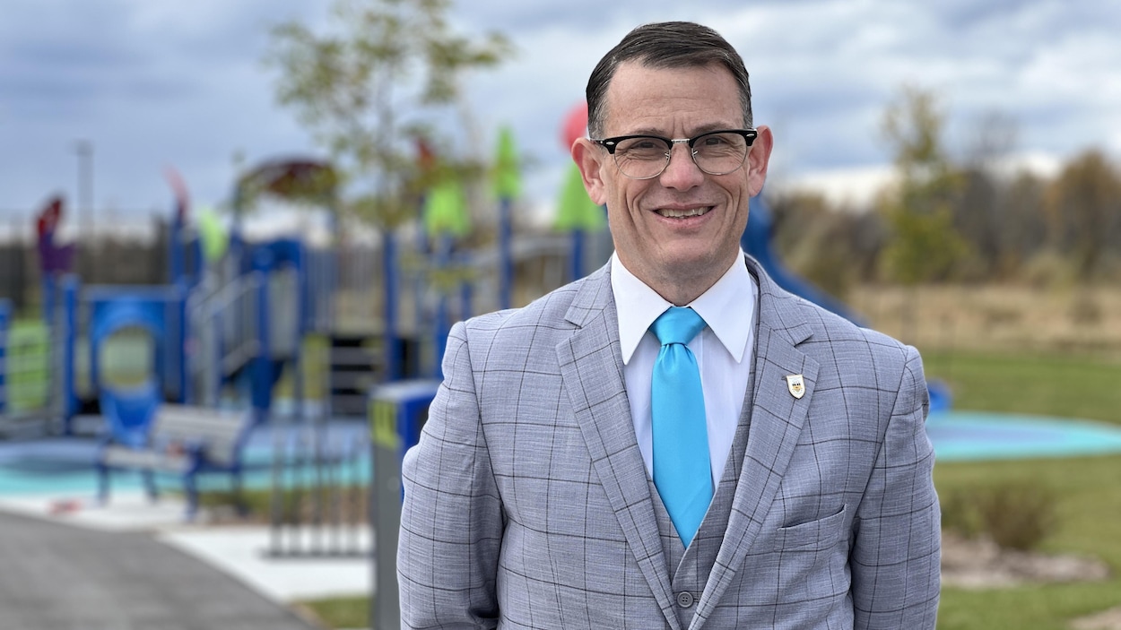 Le maire de Russell, Pierre Leroux, démissionne pour un poste à La ...