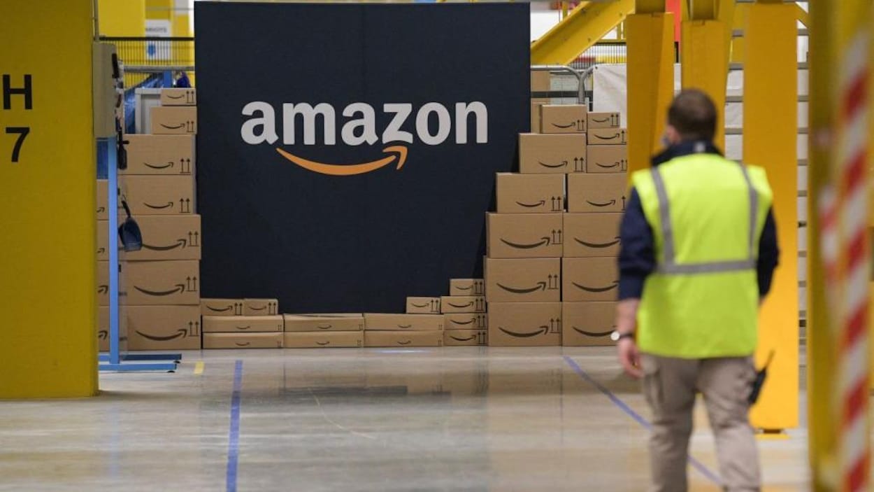 Un entrepôt géant d’Amazon s’en vient à Ottawa | En bref | Radio-Canada