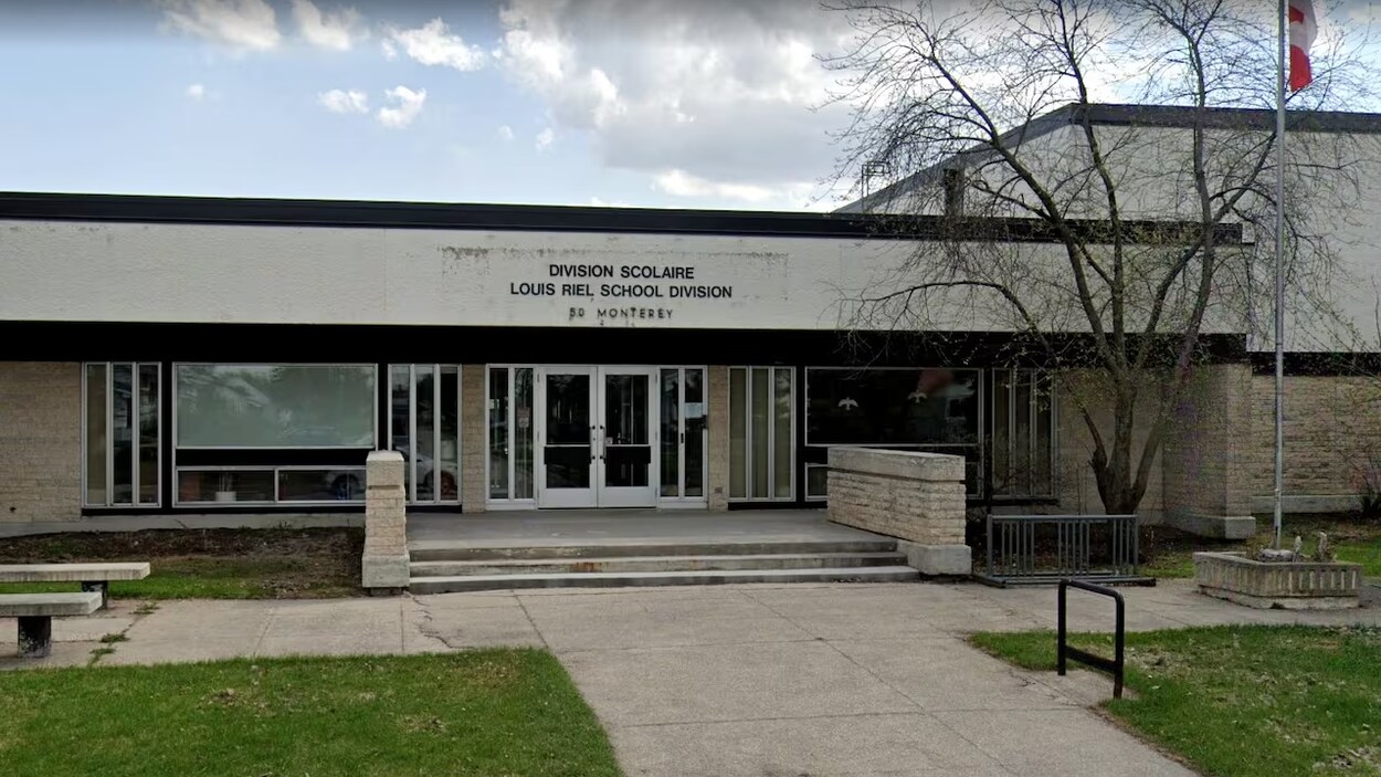 La Division scolaire Louis-Riel offrira des cours de natation à ...