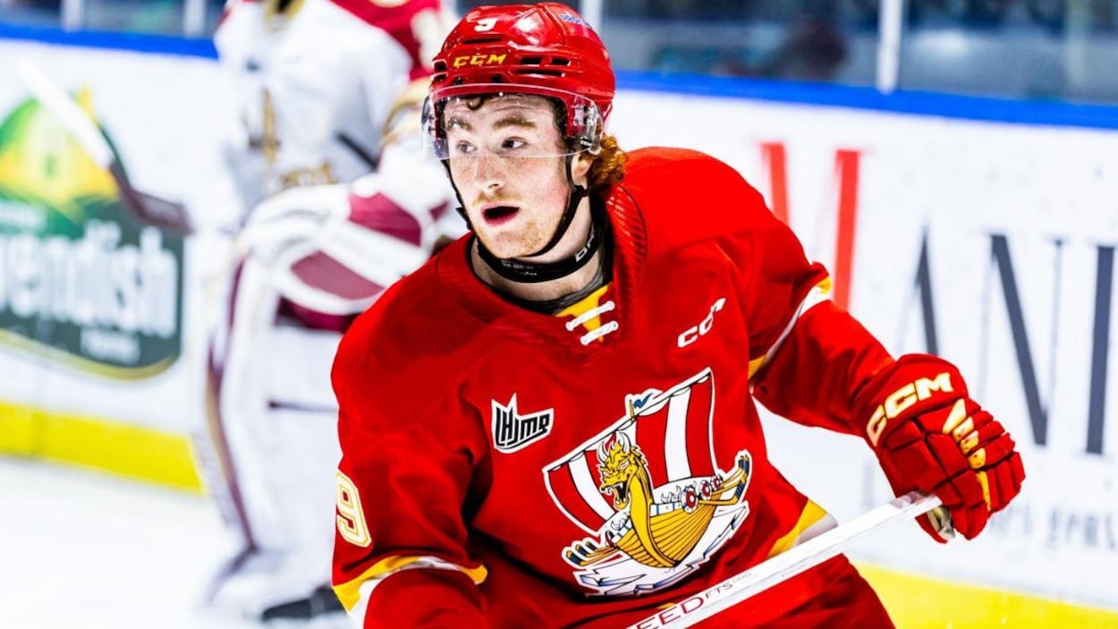 Justin Poirier, un marqueur qui ne passe pas inaperçu sur la glace ...