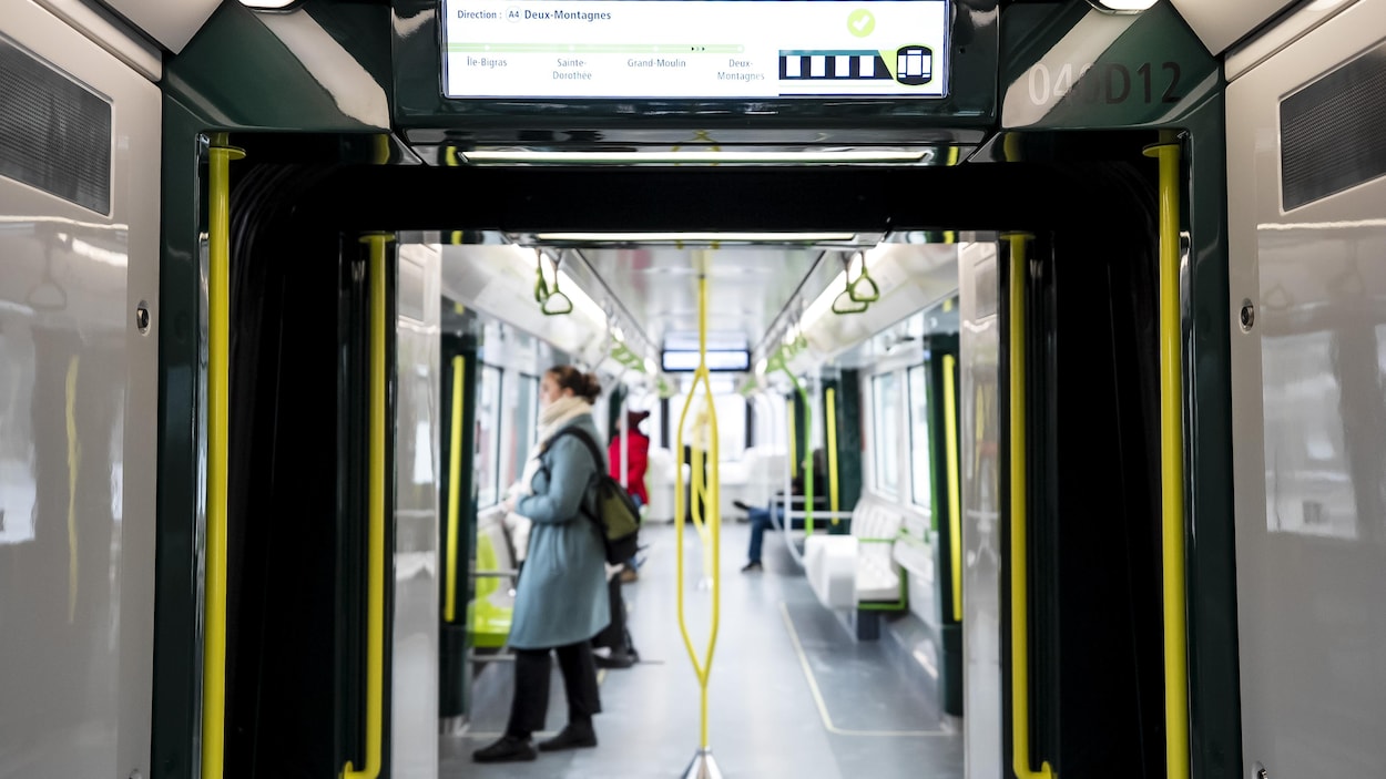 Un incident près de la station Bois-Franc du REM interrompt ...