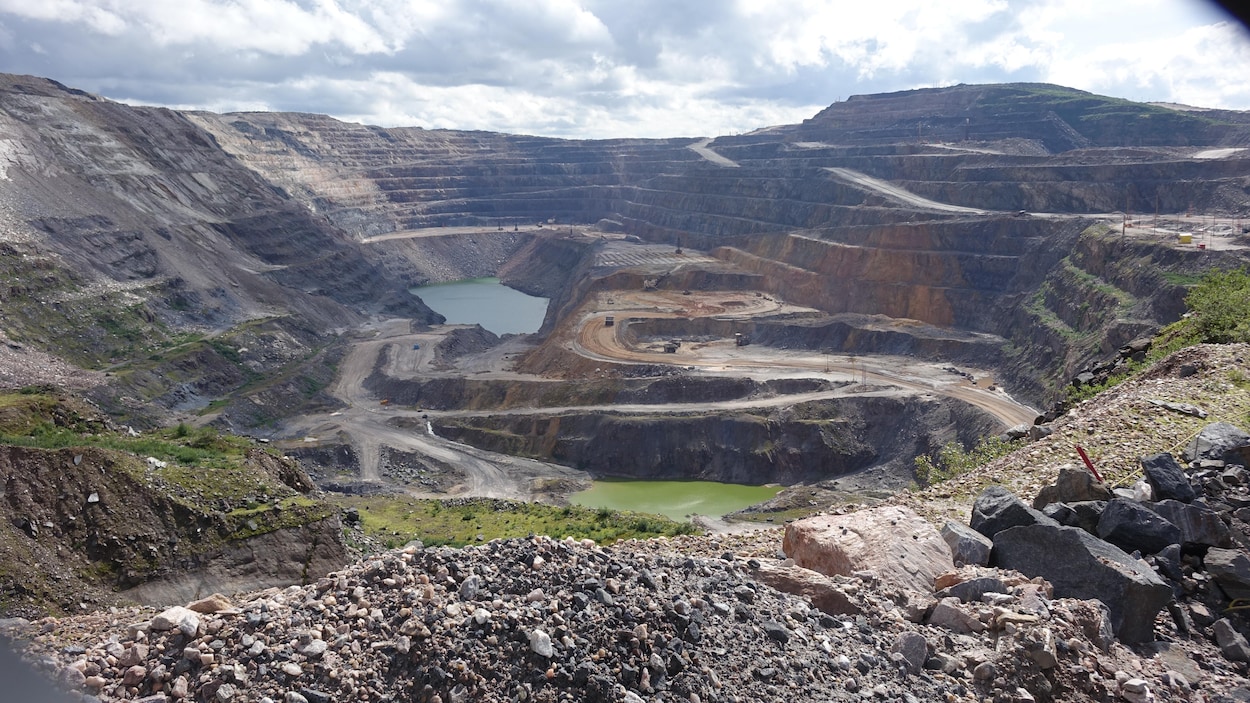 ArcelorMittal aurait pollué des cours d’eau plus longtemps que ce qu’on croit | Radio-Canada