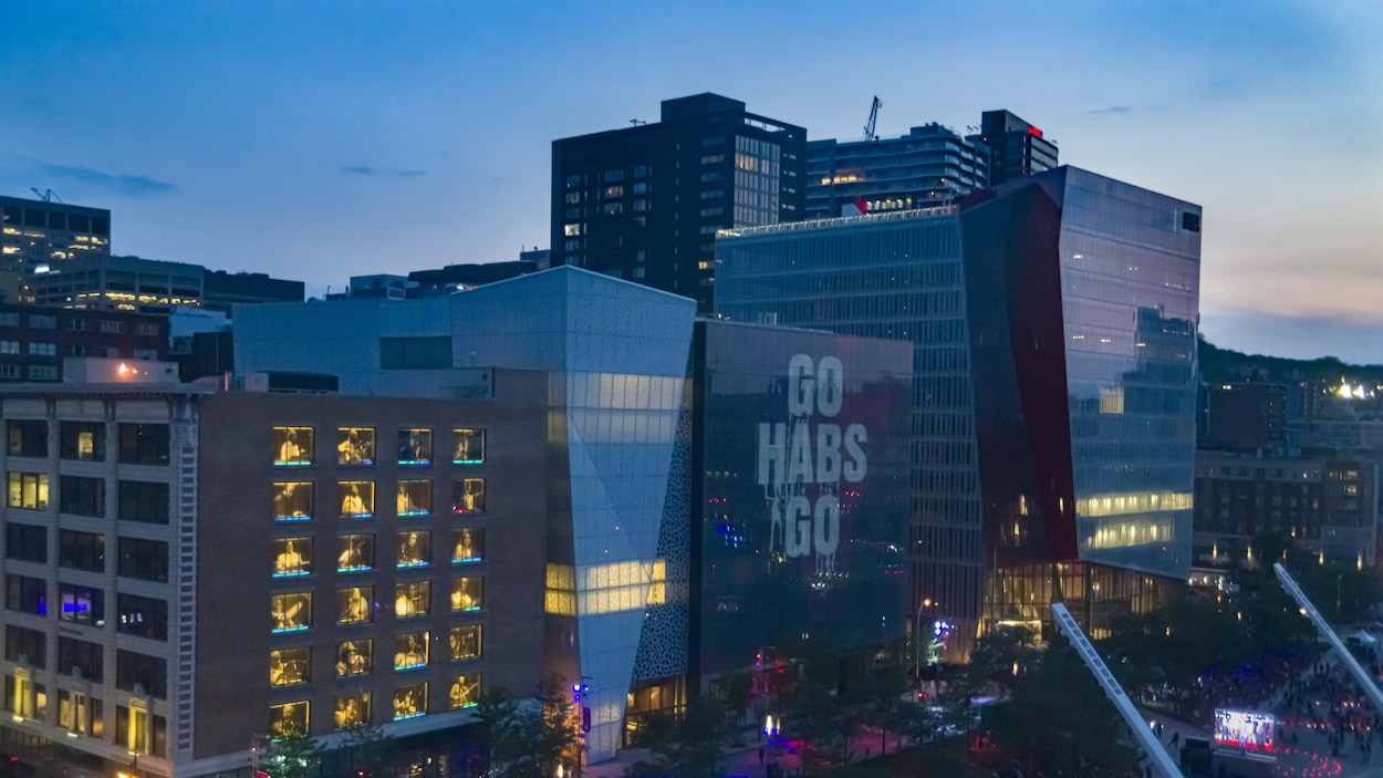 Depuis 20 ans, le Quartier des spectacles métamorphose Montréal | Radio ...