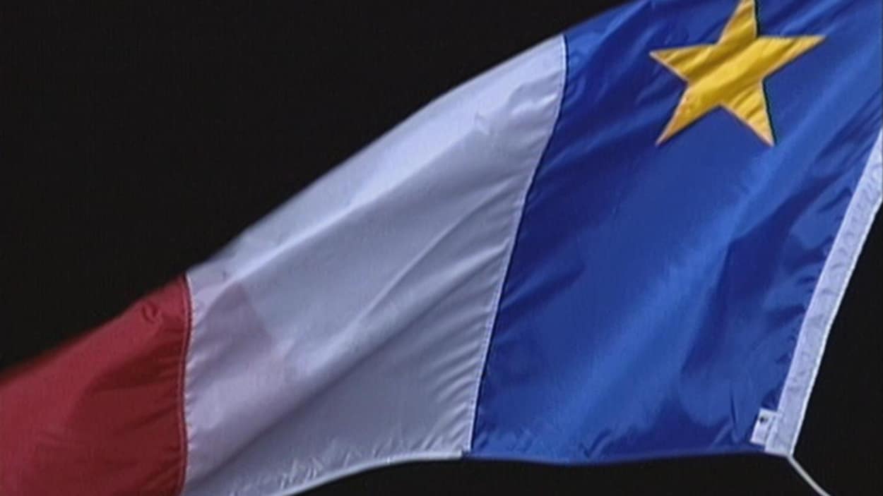 25 ans du CMA | La levée du drapeau acadien sur la Citadelle d'Halifax | Radio-Canada.ca