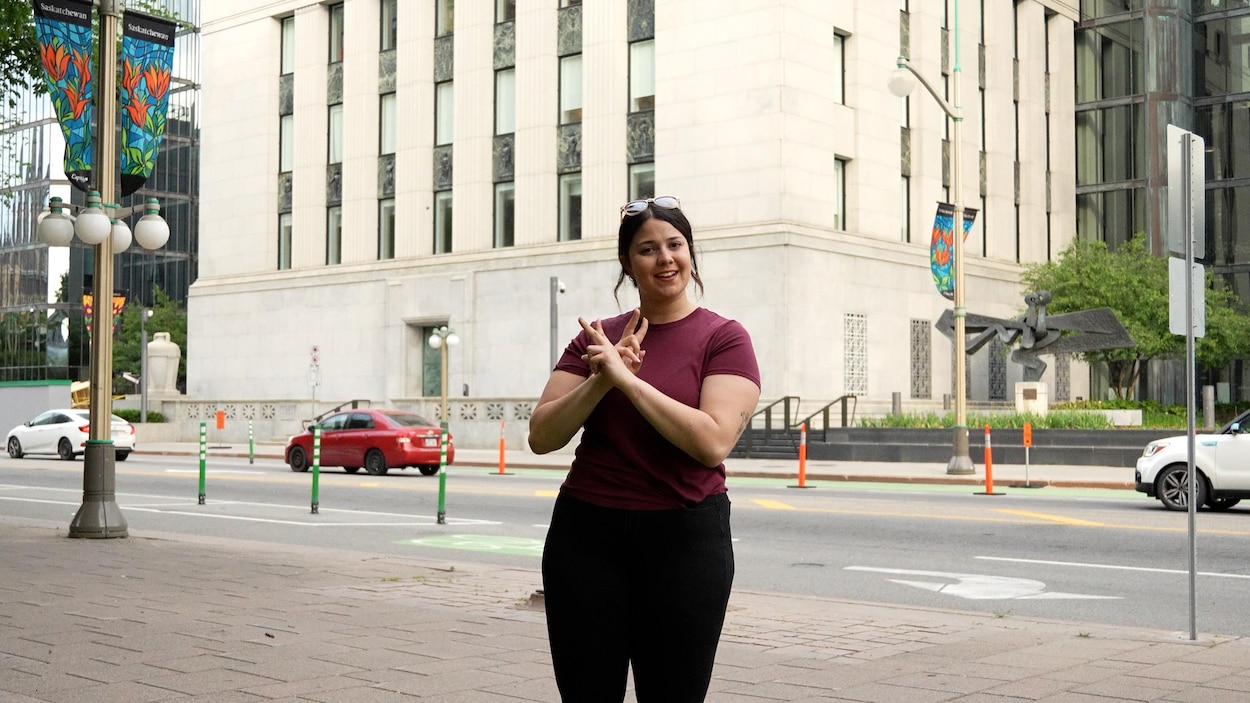 Le taux directeur expliqué en LSQ | Radio-Canada