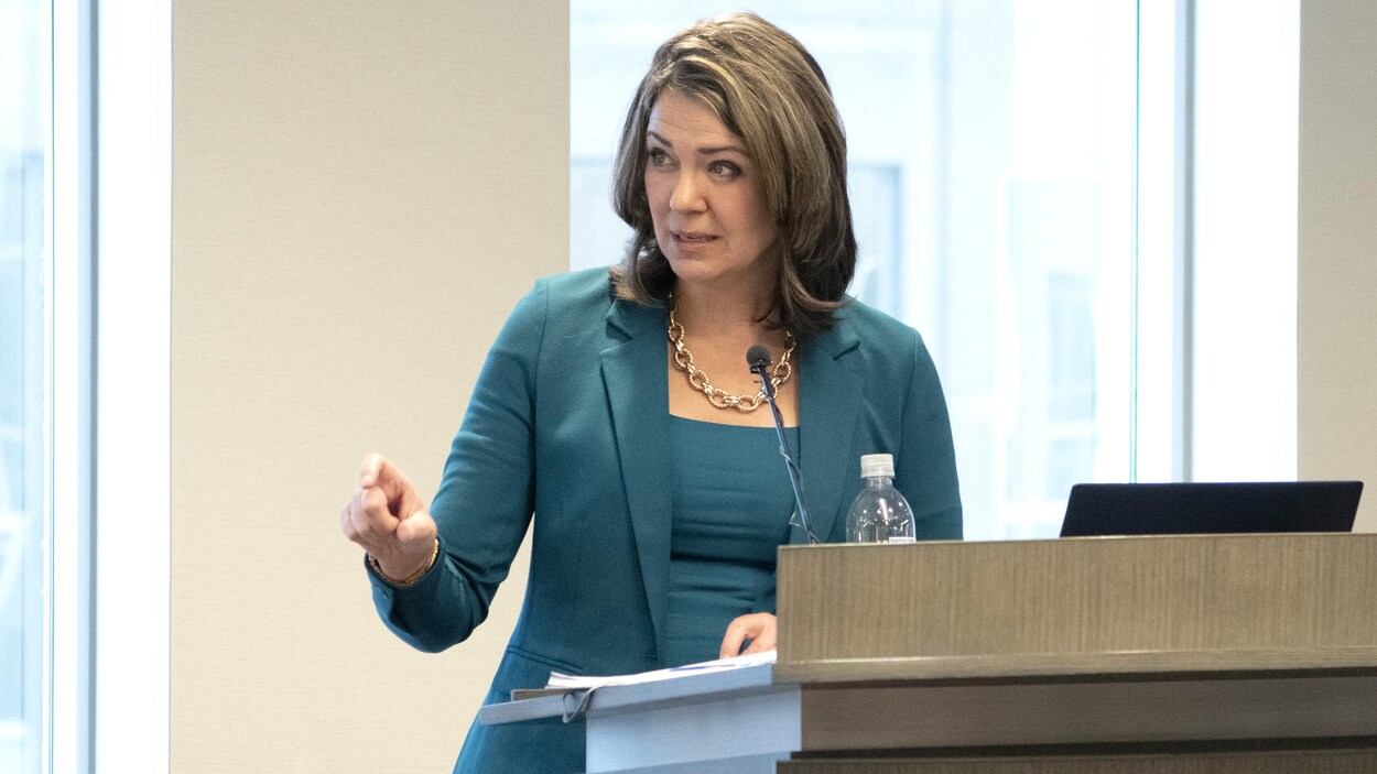 Enquête sur une possible ingérence de Danielle Smith dans des dossiers ...