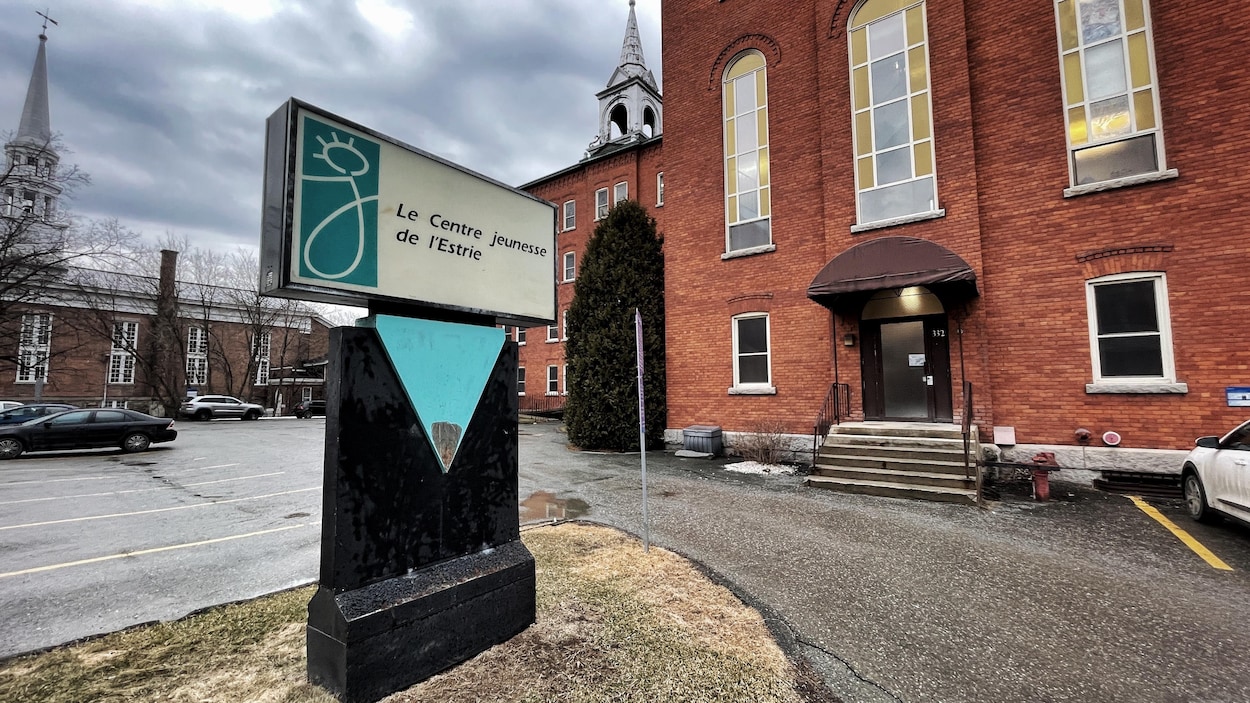 Enlève ton étiquette, une campagne pour déstigmatiser les jeunes de la ...