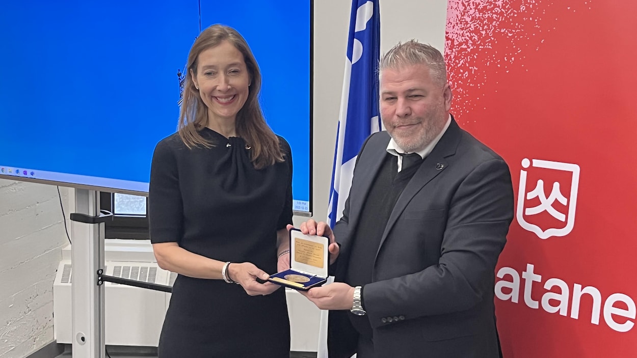 France Margaret Bélanger honorée à Matane | Radio-Canada.ca