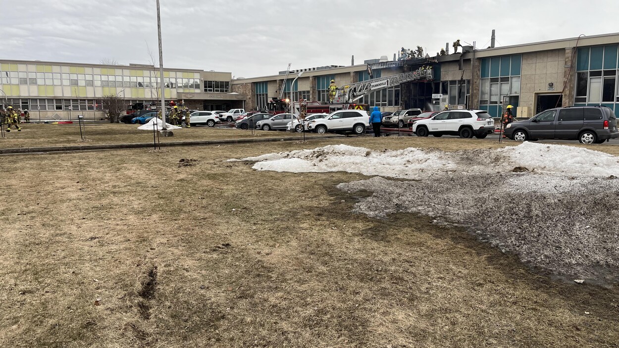 350 personnes évacuées au Centre de formation Paul-Rousseau après un ...