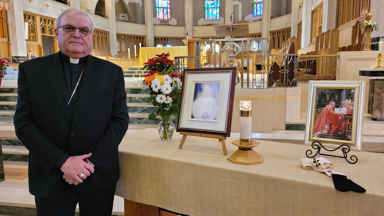 Monseigneur Luc Cyr quitte ses fonctions d’archevêque | Radio-Canada