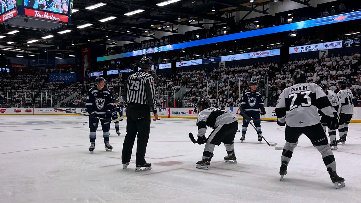 Le Phoenix gagne son premier match des séries éliminatoires contre l ...