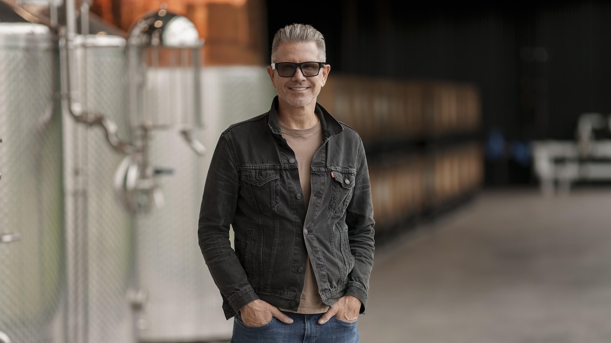 Pierre Mantha : distiller des rêves, un baril à la fois | Radio-Canada