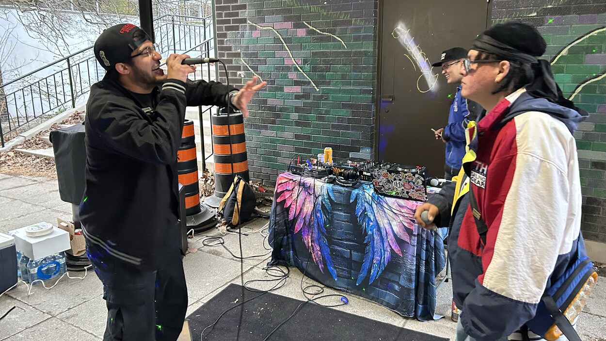 Batailles de rap chez les Latinos | Radio-Canada
