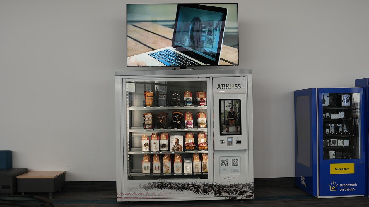 Une machine distributrice pour découvrir l’artisanat autochtone | Le ...