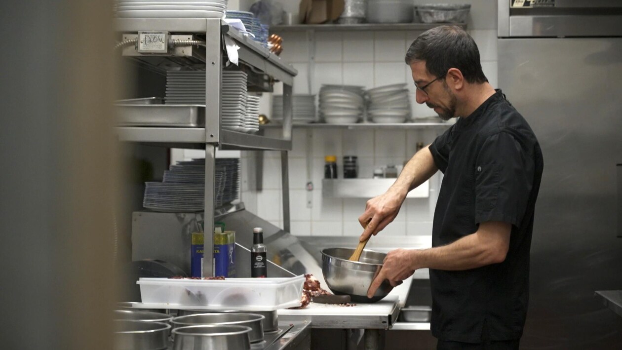 Le Mezzé, 50 ans de gastronomie grecque | Le téléjournal Québec