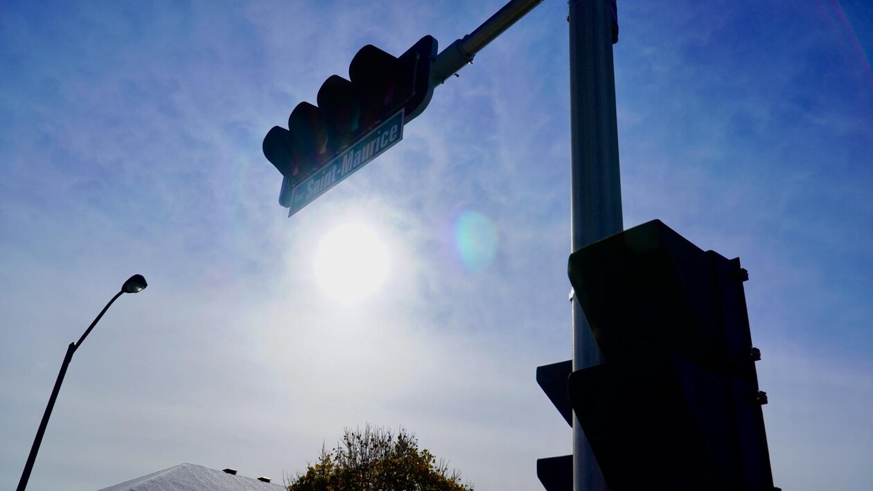 Des feux de circulation inopérants à Trois-Rivières | Le téléjournal ...