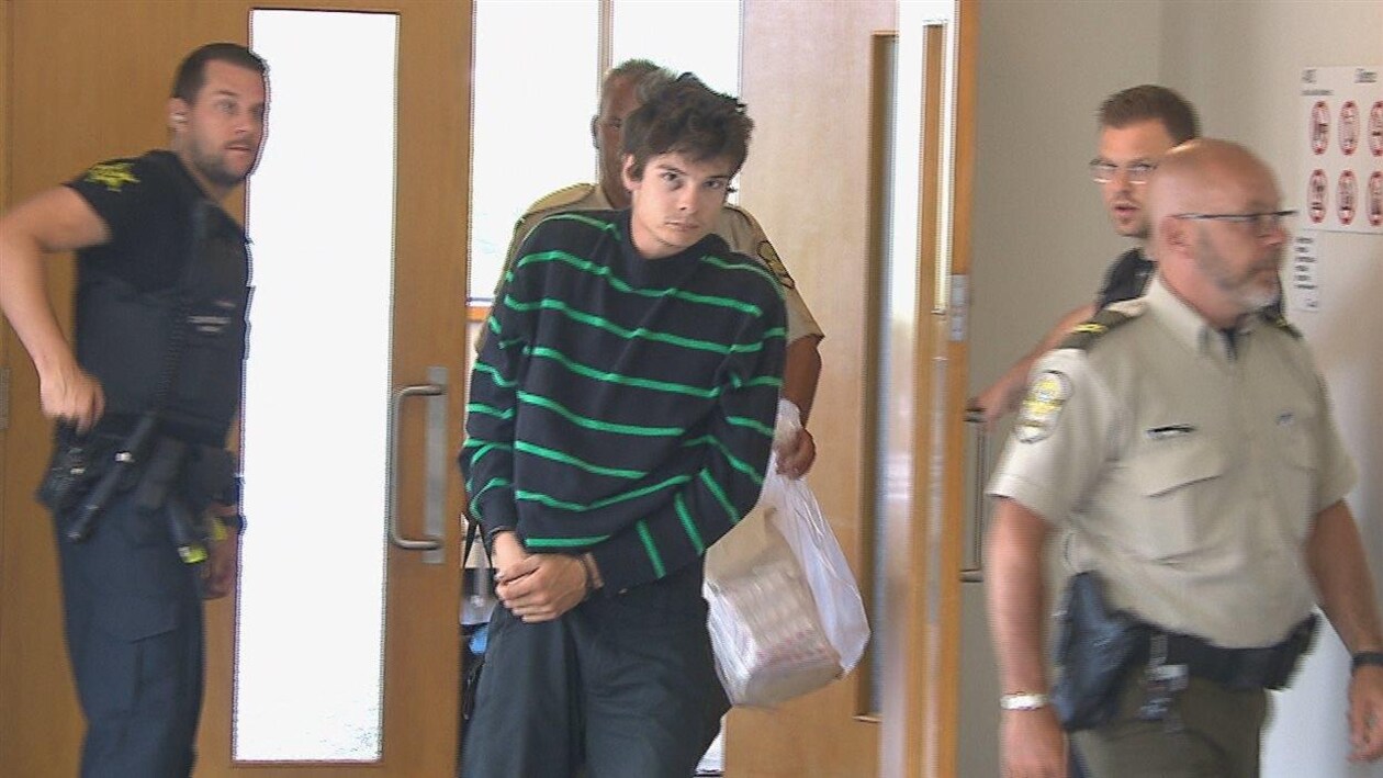 Poursuite policière à Saint-Nazaire : Jean-Philippe Côté écope de 15 ...