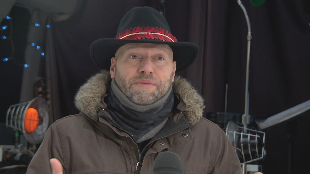 L’auteur-compositeur-interprète Marco Calliari vient chanter chez vous ...