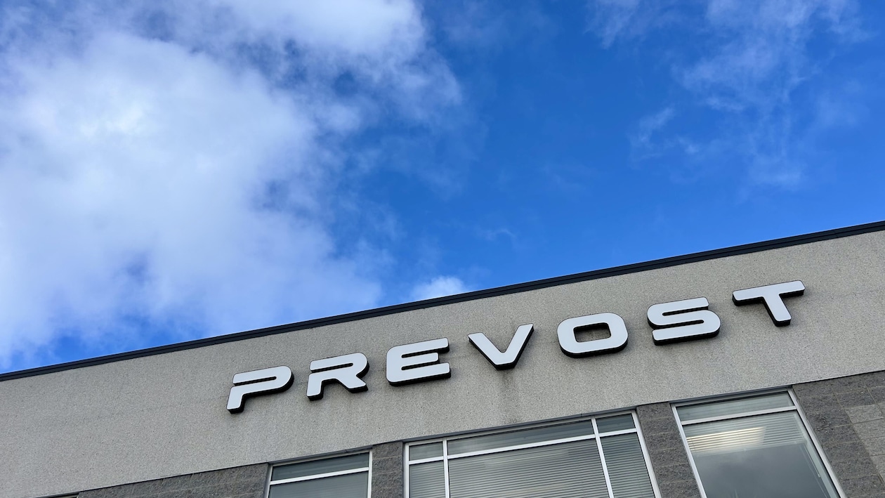 Une commande de 100 autocars pour Prevost | Le téléjournal Québec