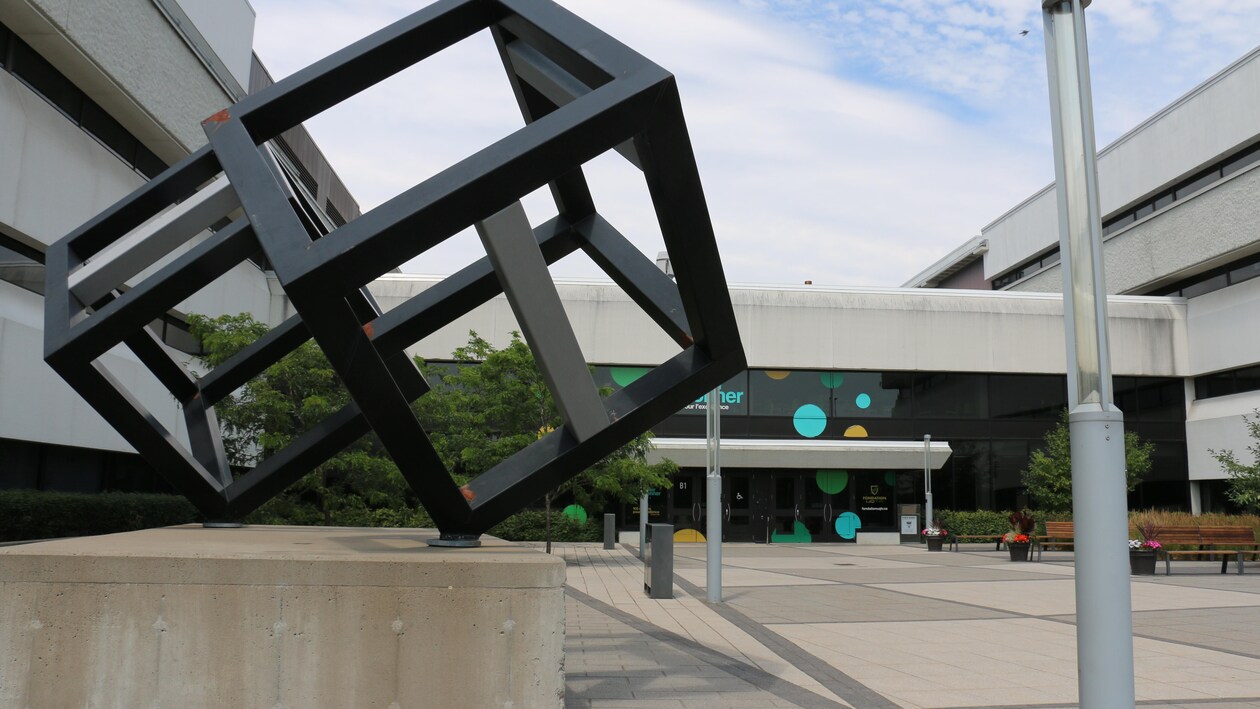 Une garderie ampute des places de stationnement à l'UQTR | Le ...