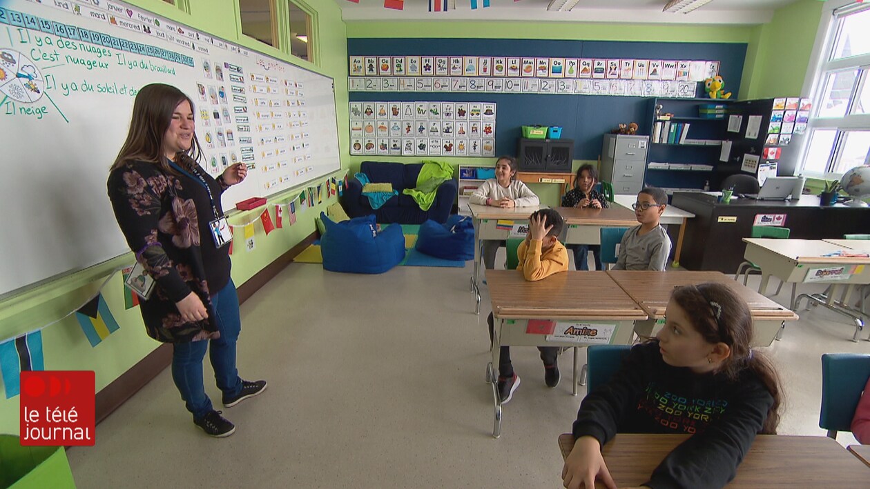 Relever le défi de la francisation dans les écoles | Le téléjournal Québec