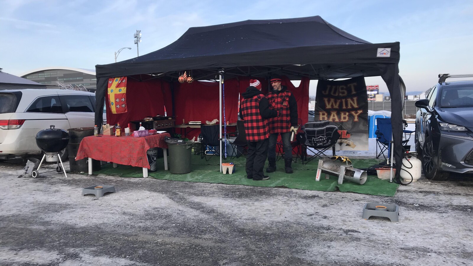 Coupe Vanier : démonstration de force aux cérémonies d’avant-match ...