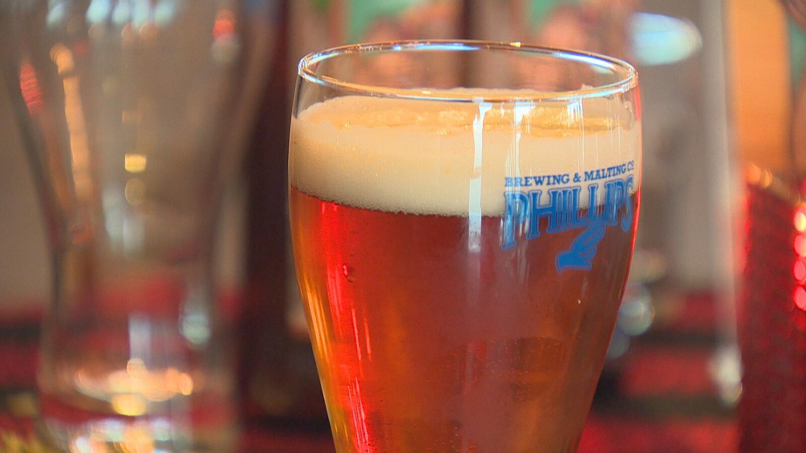 Première bière ne contenant que des ingrédients britanno-colombiens ...