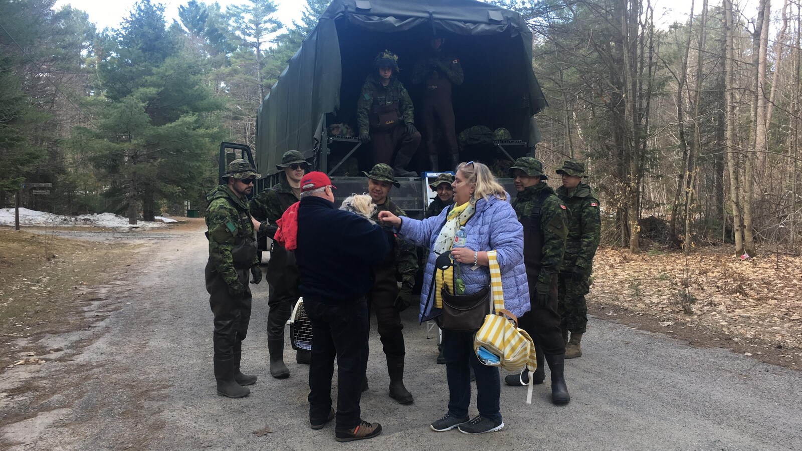 Inondations : d'autres soldats en renfort à Bracebridge | ICI Radio ...