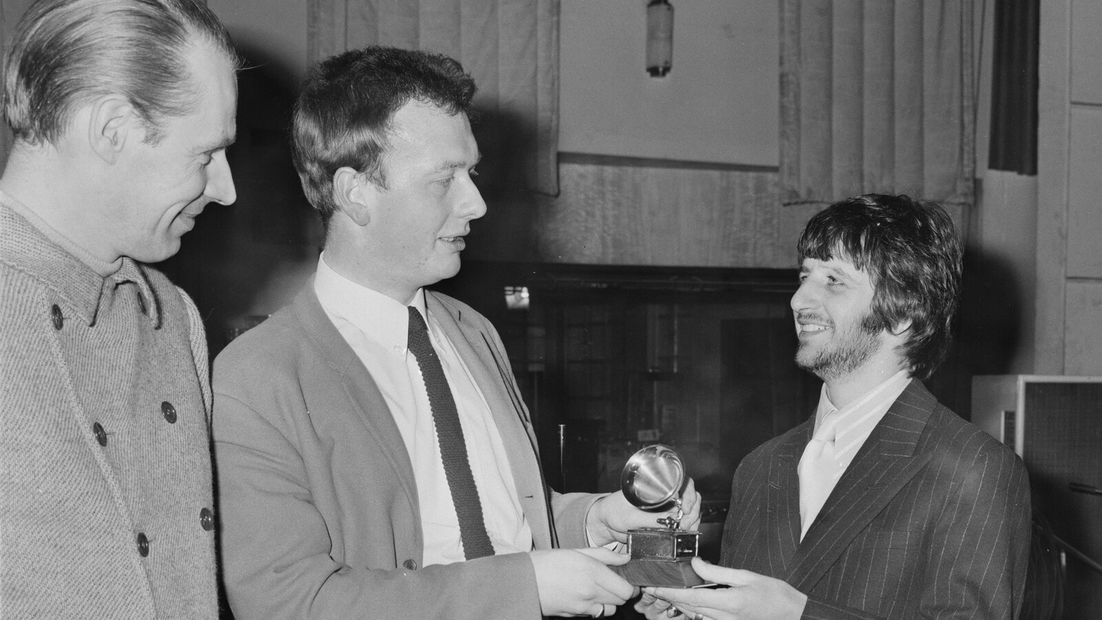 Geoff Emerick, l'ingénieur du son des Beatles, est mort | ICI Radio ...