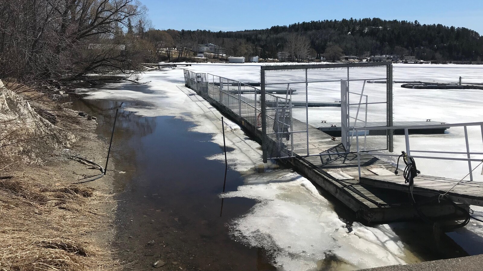 Le niveau de l'eau du lac Témiscamingue pourrait monter rapidement ...