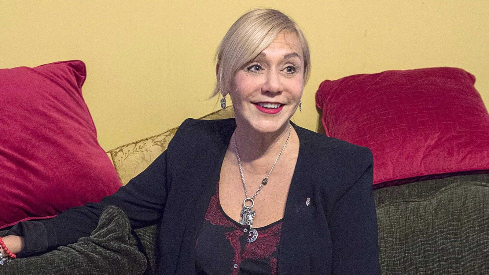 La Députée Lenore Zann Quitte Le Npd Pour Les Libéraux Fédéraux Ici