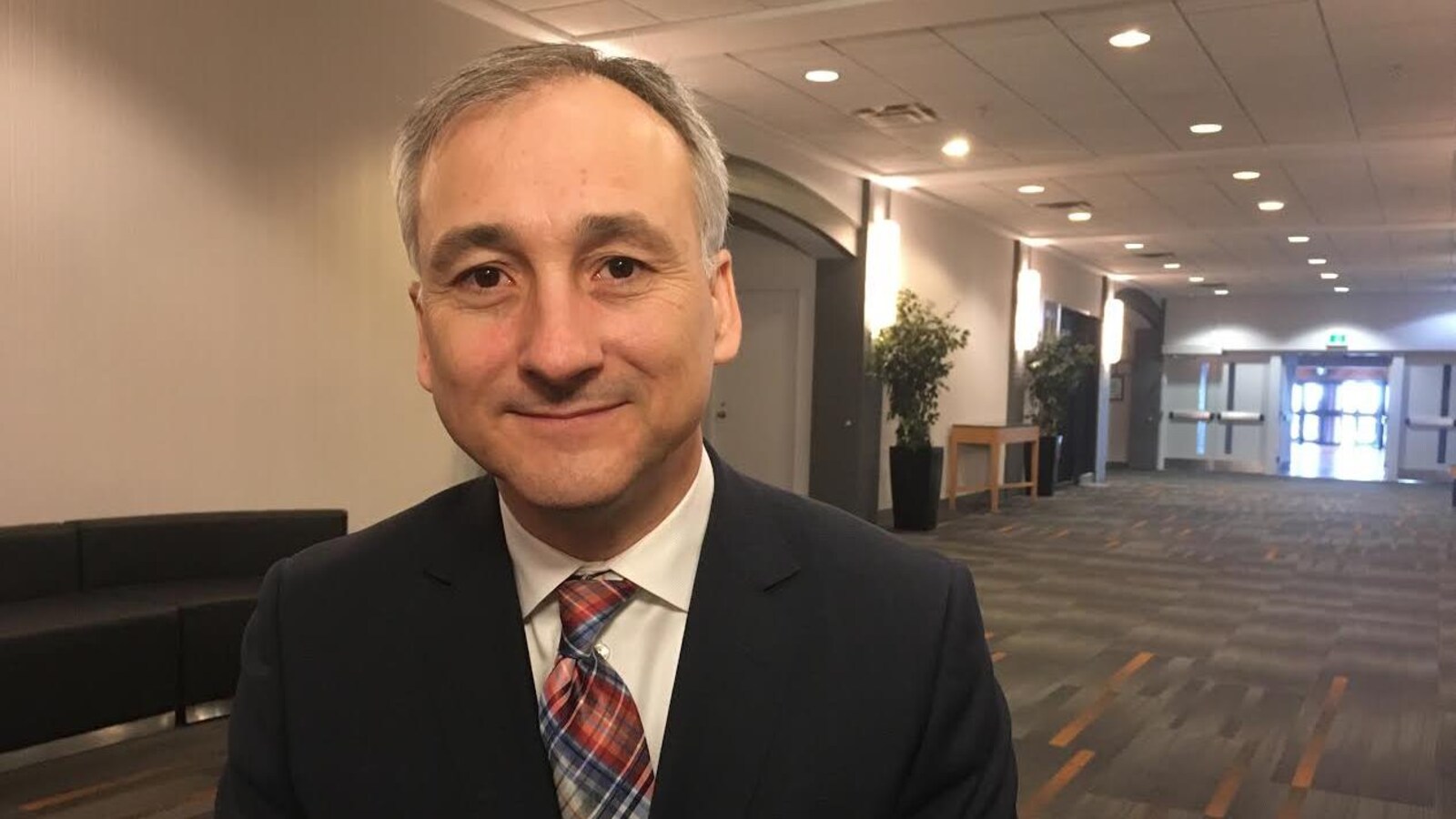 Bernard Lord plaide pour un deuxième réacteur nucléaire au N.-B. | ICI ...