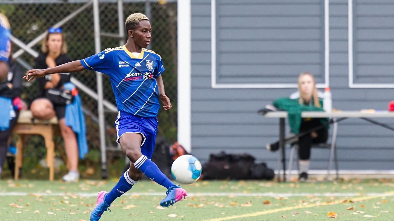 Un joueur de soccer de Québec lorgne l'Allemagne | ICI Radio-Canada.ca